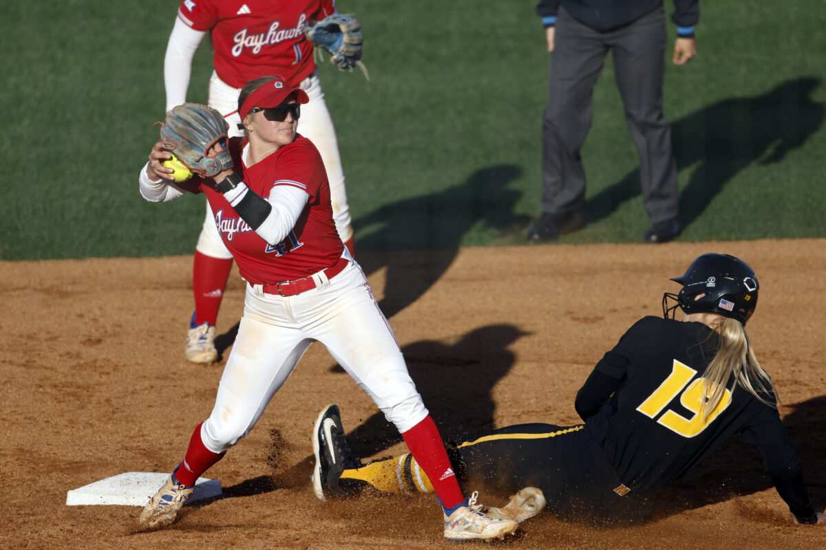 KU softball bounces back from Missouri loss to sweep Houston - KU Sports